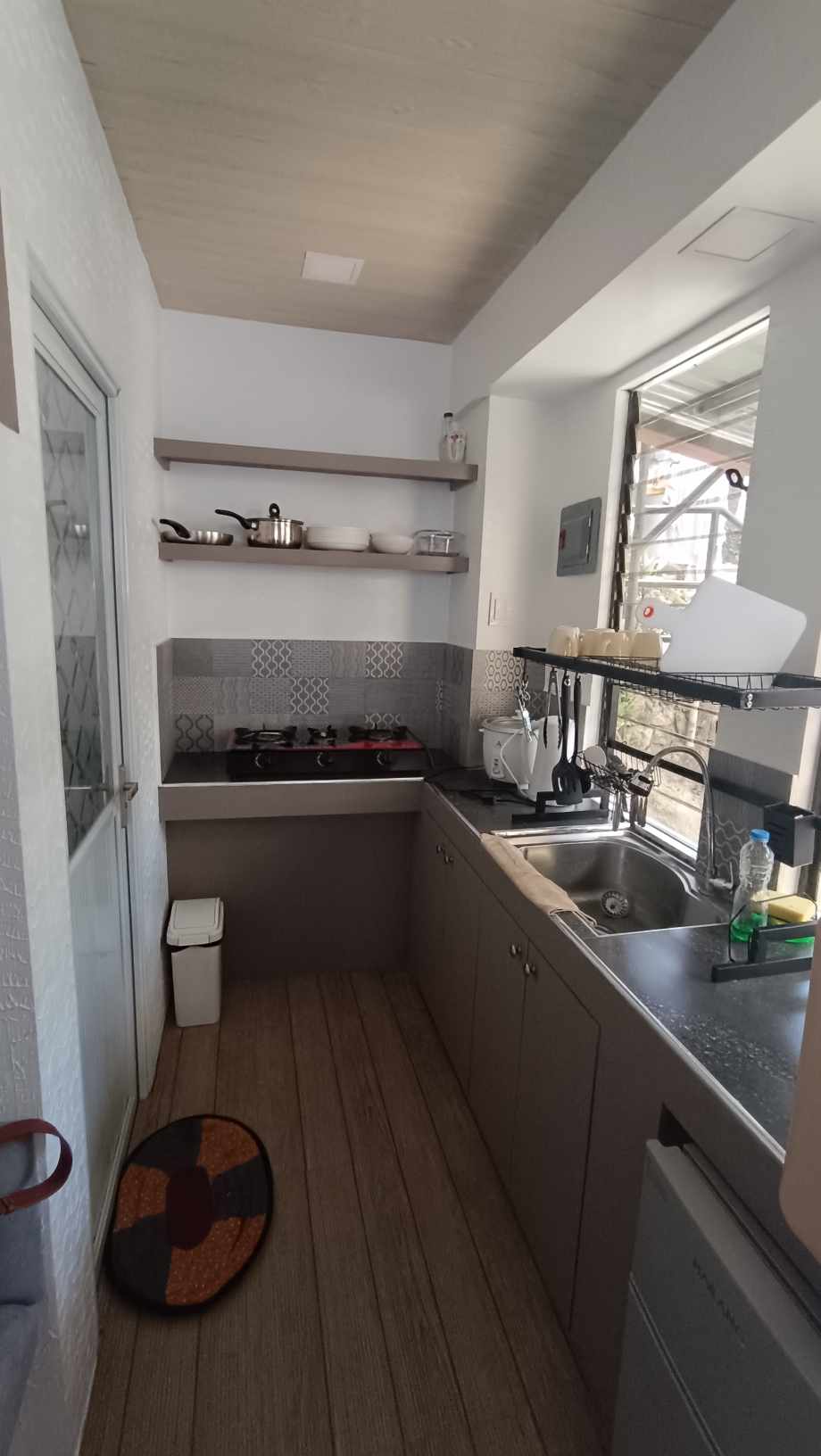 Ritchie 1BR ds1 Walk to session road/Burnham, Location: Upper Gen Luna ...