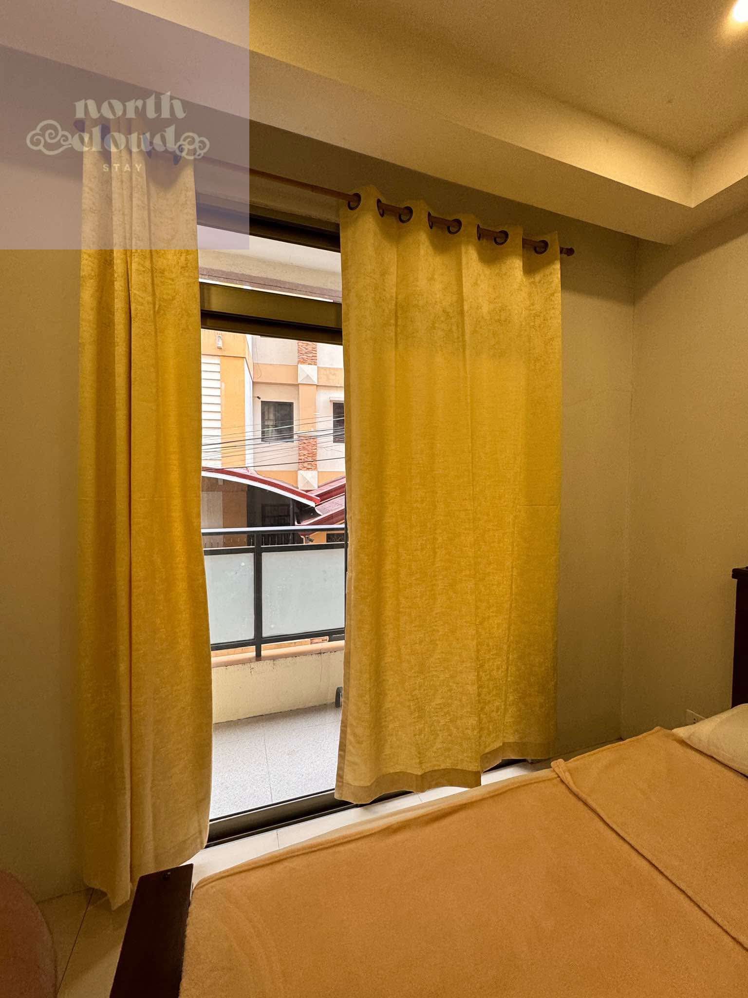 NC 1BR Megatower Condo. 1 minute walk to Session Road, Burnham Park, SM ...
